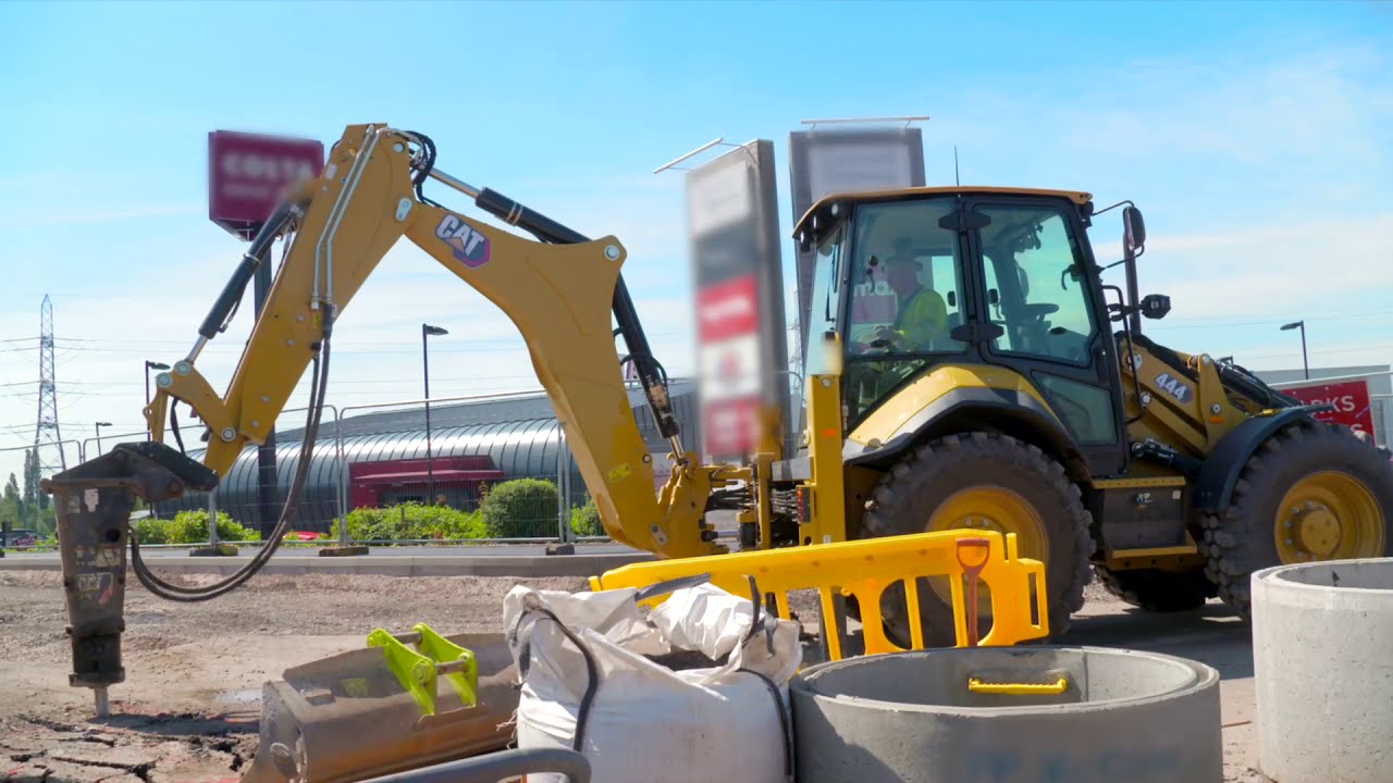 Cat® Backhoe Loaders Adjustable Aux Flow Overview (Europe) - YouTube