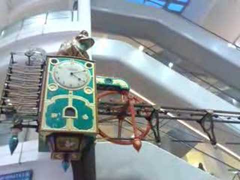Milton Keynes Frog Clock - YouTube