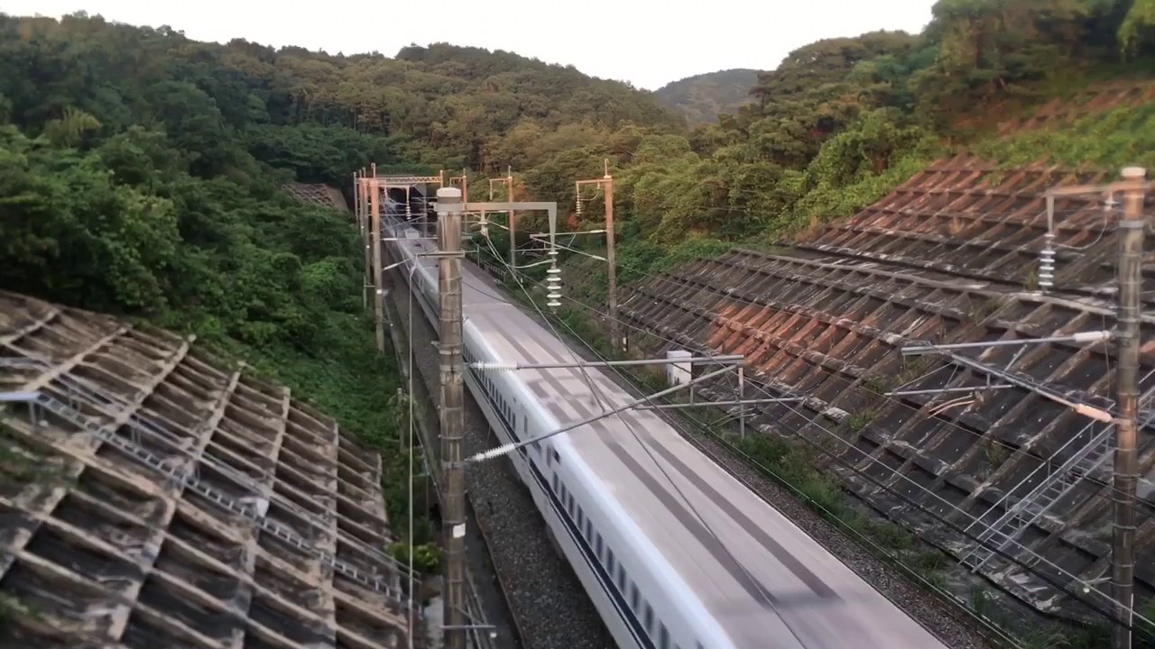 200 mph High Speed Bullet Train Shinkansen in Japan - YouTube