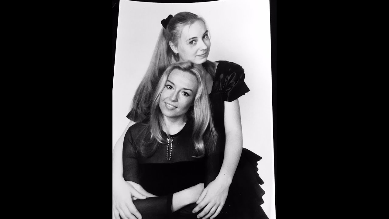 Brahms Violin Concerto ( 1878), Anna Karkowska Violin, Kasia Karkowska ...