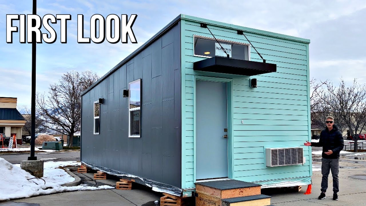 Inside the Hug House! My first look at a PREFAB HOME design I’ve never ...