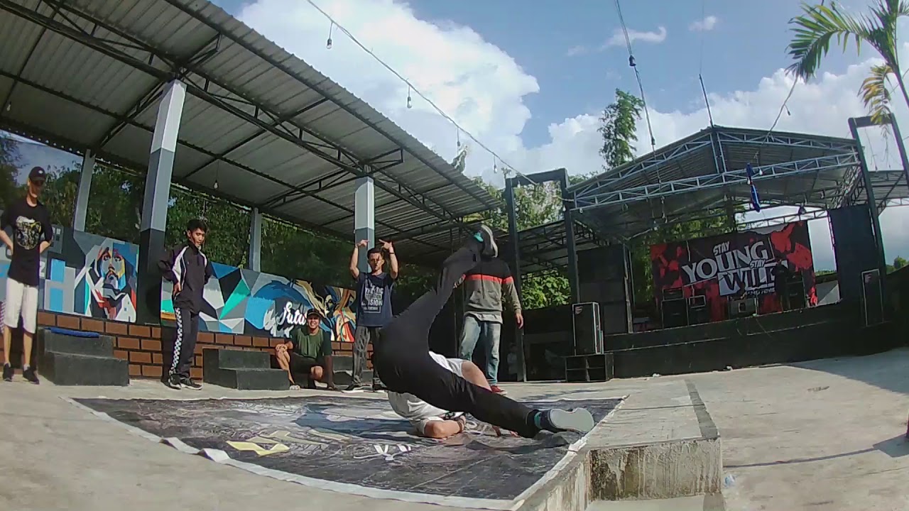 Little Swieke - cypher "Stay young and Stay wild" - YouTube