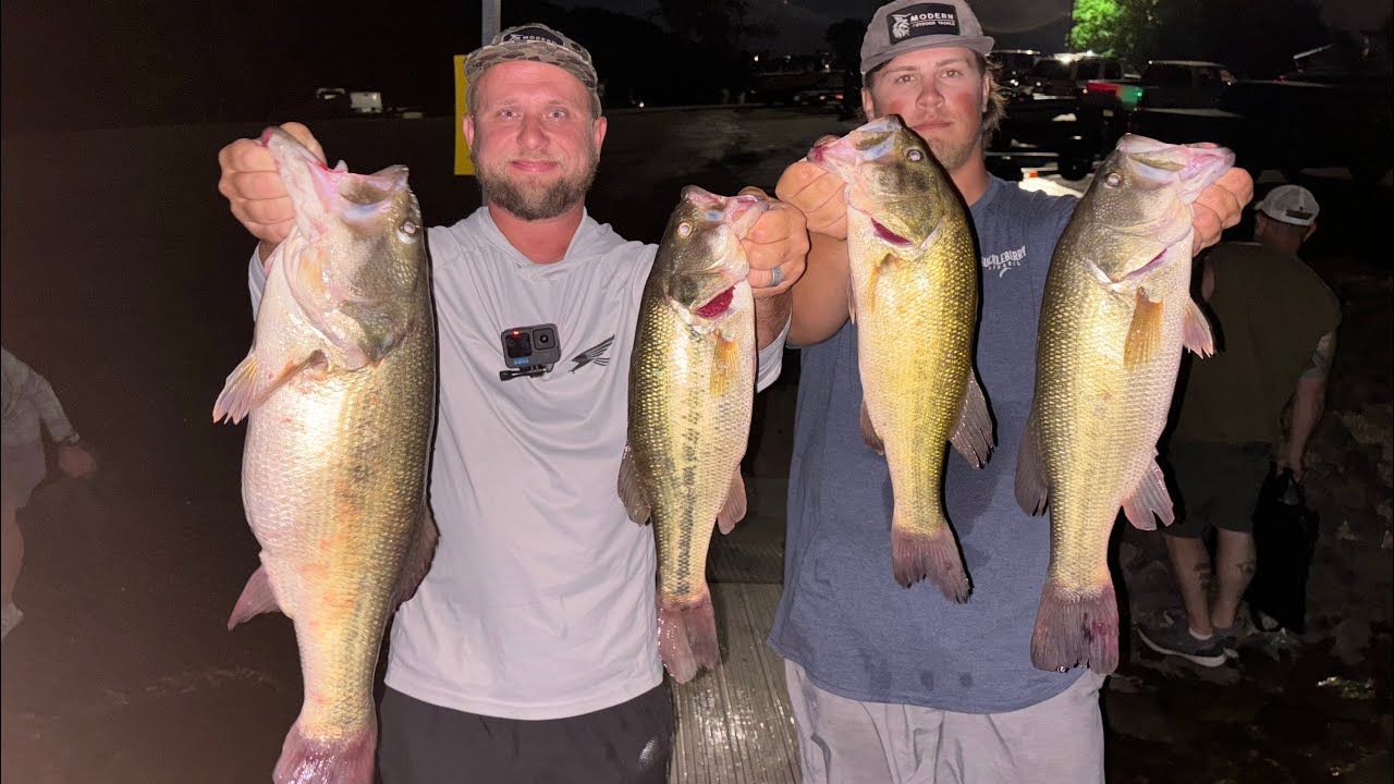 8 pounder Night Bass Tournament Table Rock Lake We WON!!!! Broke my PB ...