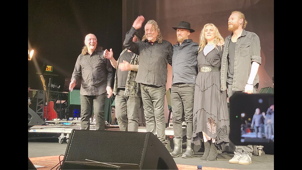 Robert Plant encore Gallows Pole with Whole Lotta Love and Black Dog ...