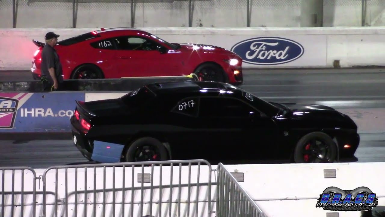 Shelby GT500 vs Hellcat Challenger 1/4 Mile Drag Races - YouTube