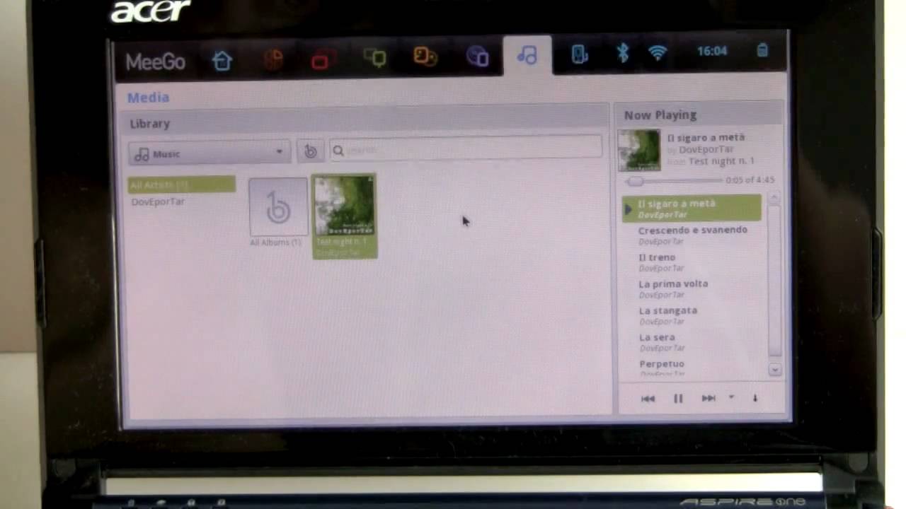 MeeGo Running on a Netbook - YouTube
