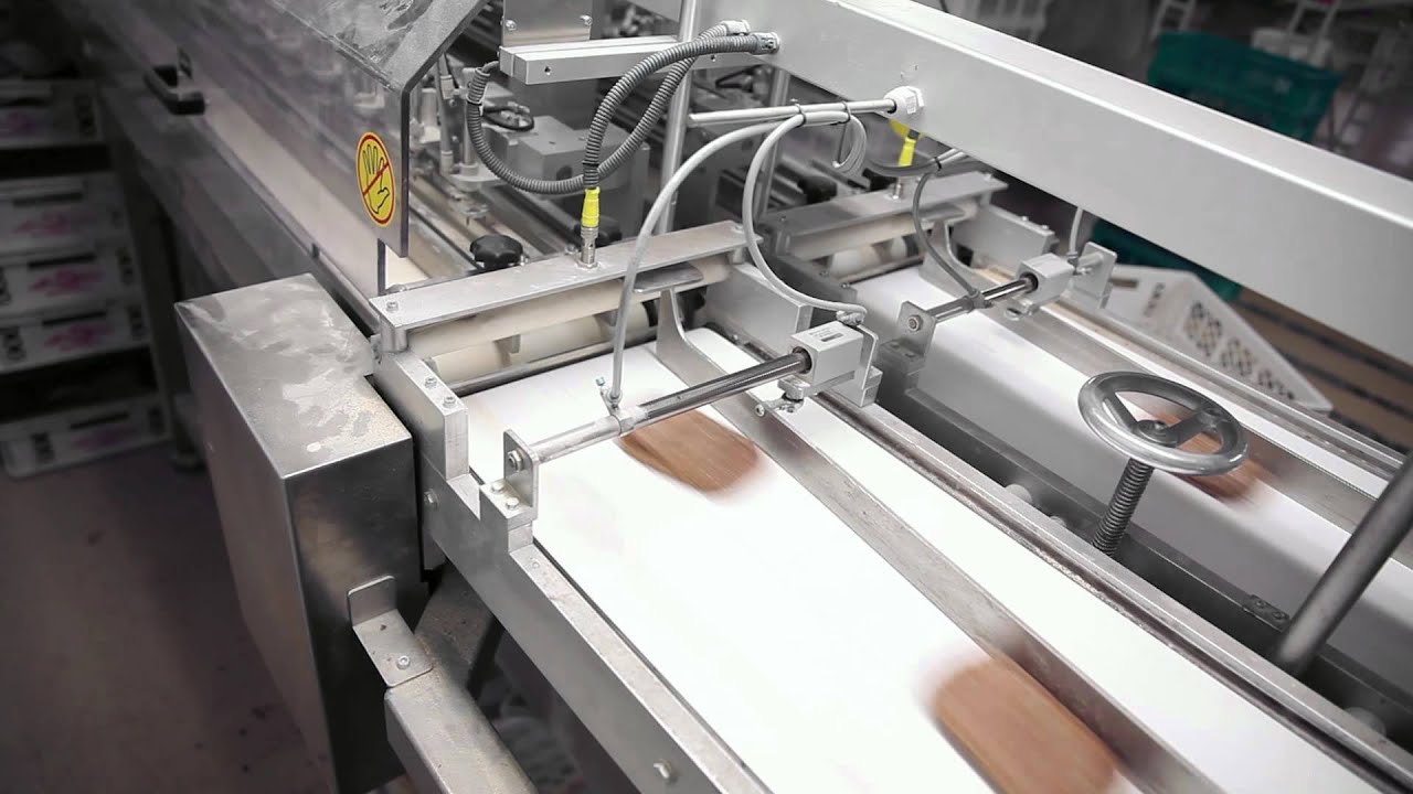 Ipeka Stackmaster bread collating and stacking system - YouTube