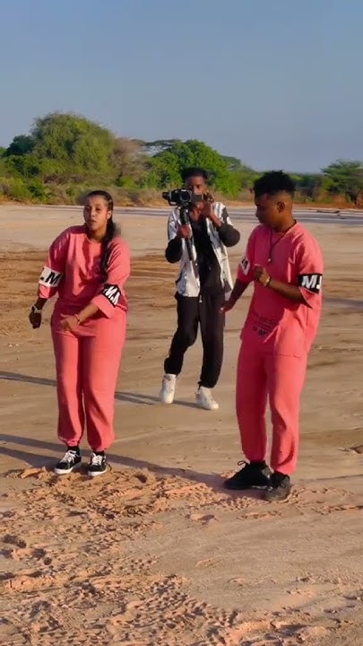 MAXAMED MAAME FT NAJMA NASHAAD - YouTube