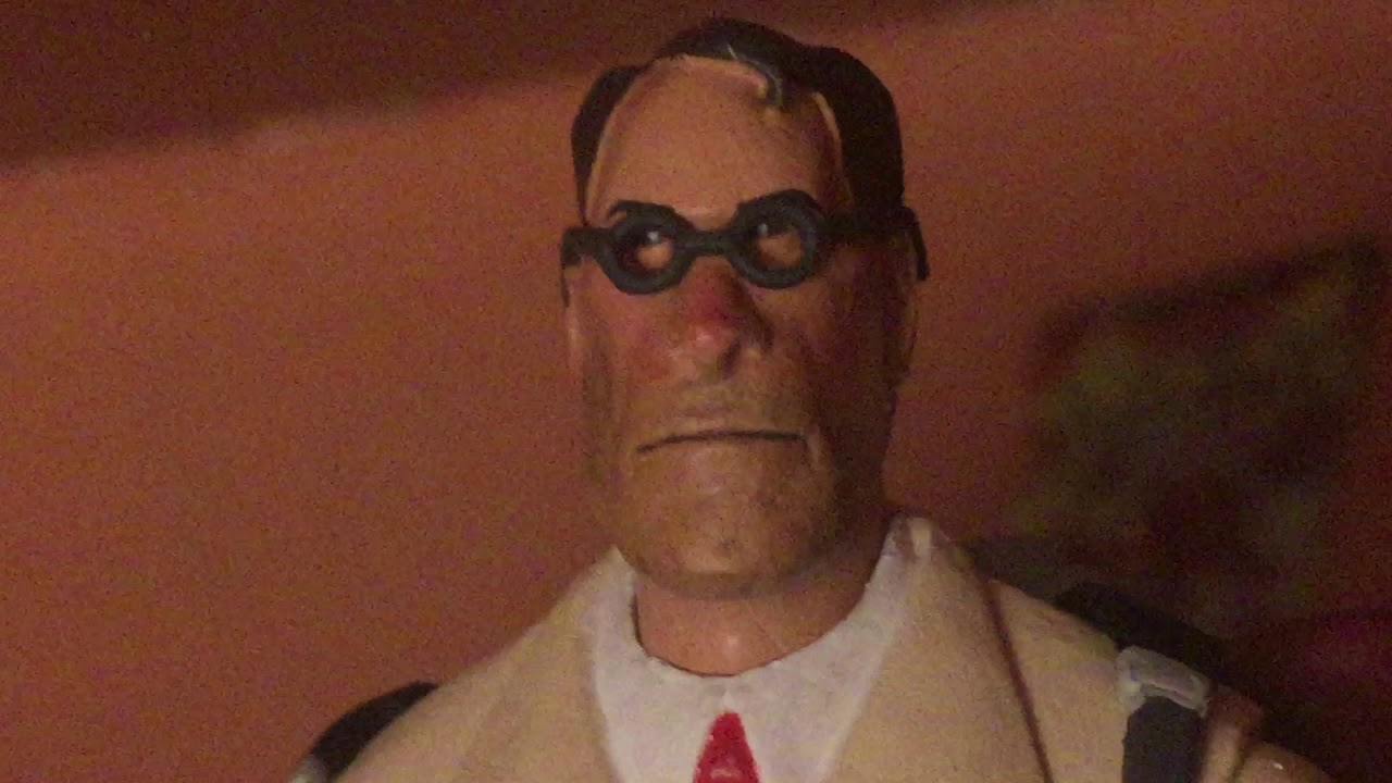 Neca Red Medic Review - YouTube