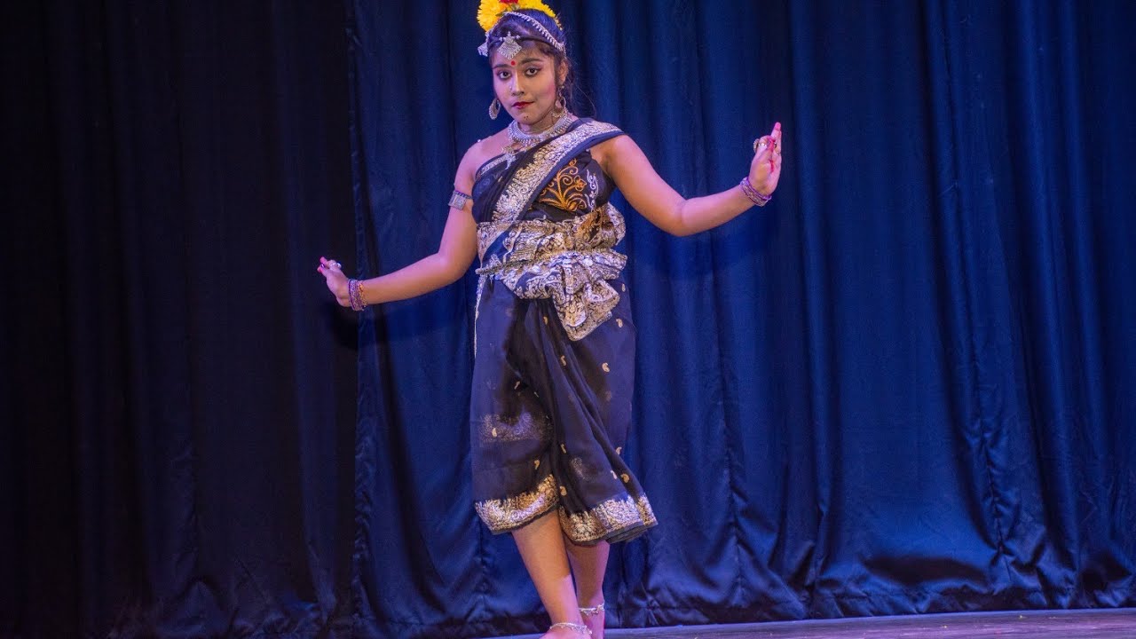 Oi Dekho go kalo meye| Kalo Bhromor| Dance cover Anwesha| Folk Dance ...