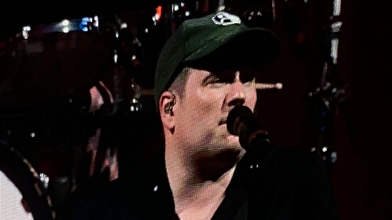 Favorite Record - Fall Out Boy (live debut) Riverbend Music Center in ...