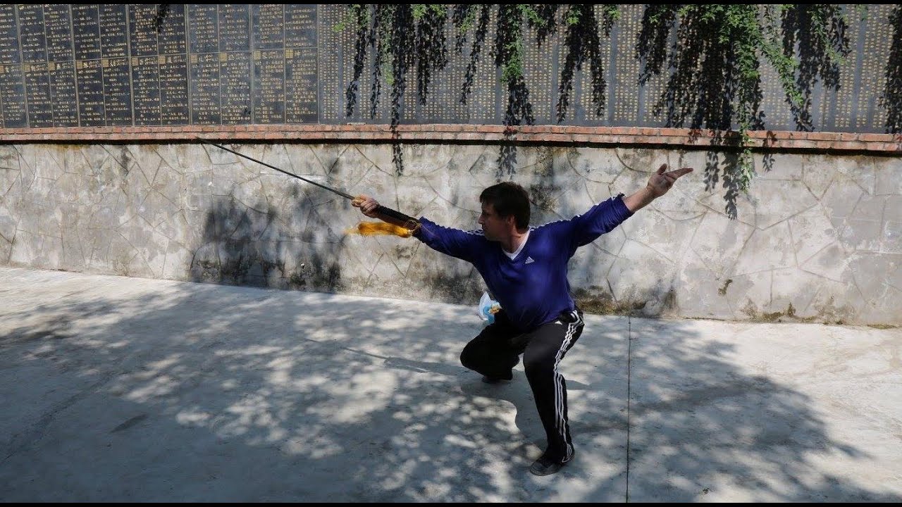 Shuang Shou Jian 双手劍 - part 3 - YouTube