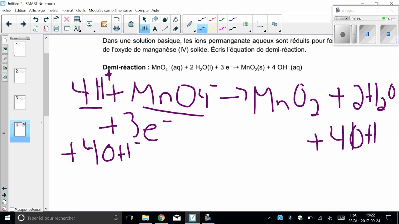 Demi réaction d'ions permanganate en oxyde de manganèse IV solution ...