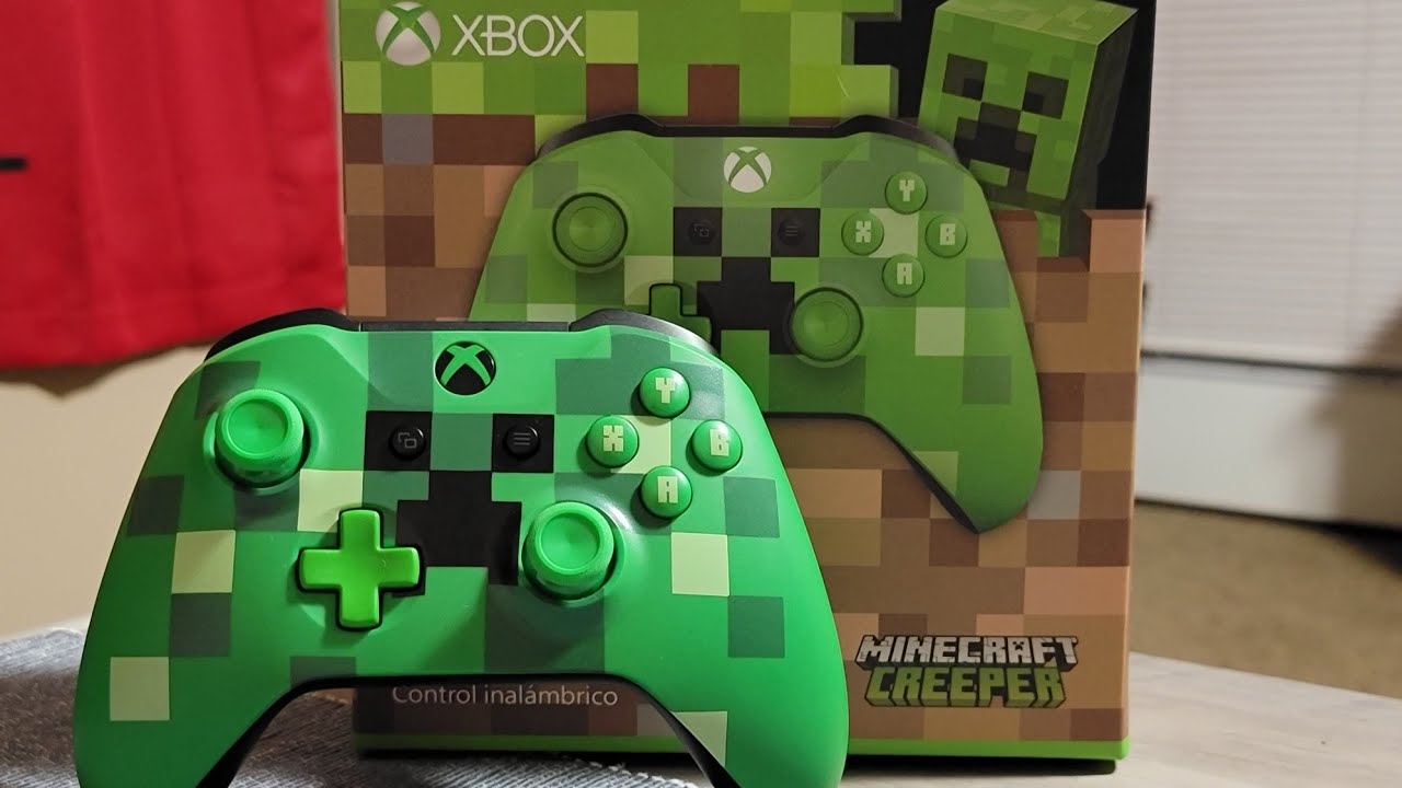 Unboxing the Minecraft creeper controller for the Xbox One...😱😱 - YouTube