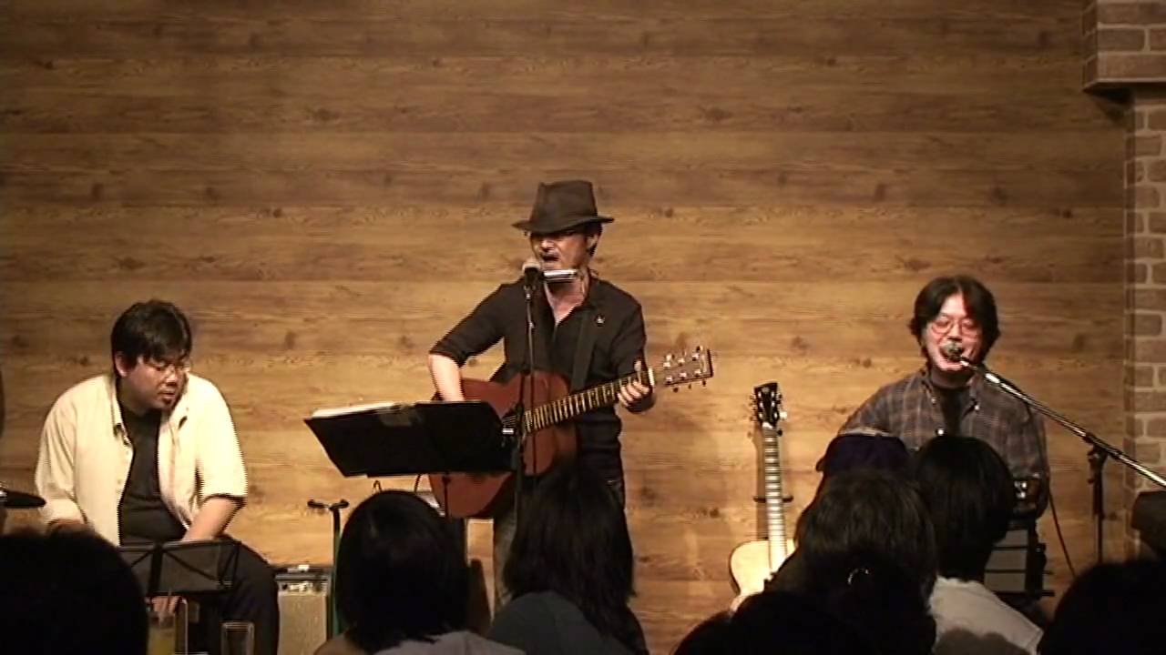 Ryuichi Sato - B型ですけどナニか？ -Live at Kaze ni fukarete 14/05/2010 - YouTube