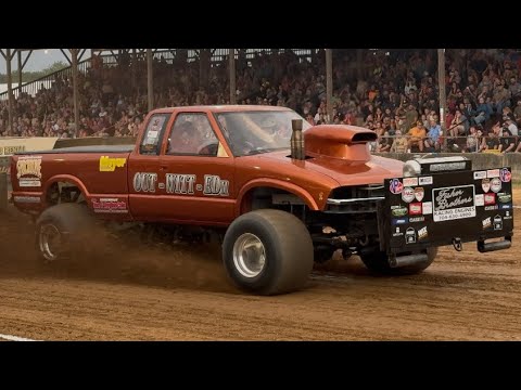 Butler Farm Show 2025 truck & tractor pulls - YouTube