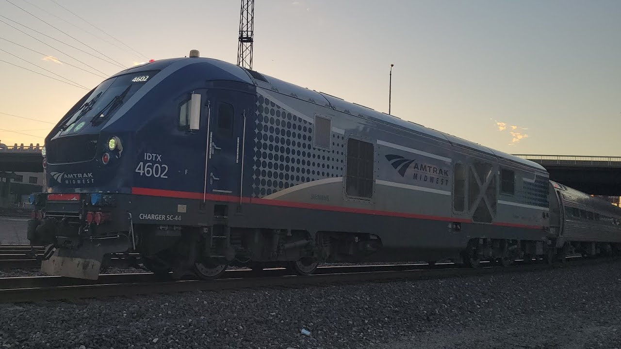 Amtrak 306 leaving Gateway Station - YouTube