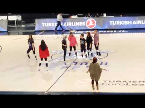 ANADOLU EFES KIZLARI ILA BIR GÜN GEÇİRDİK