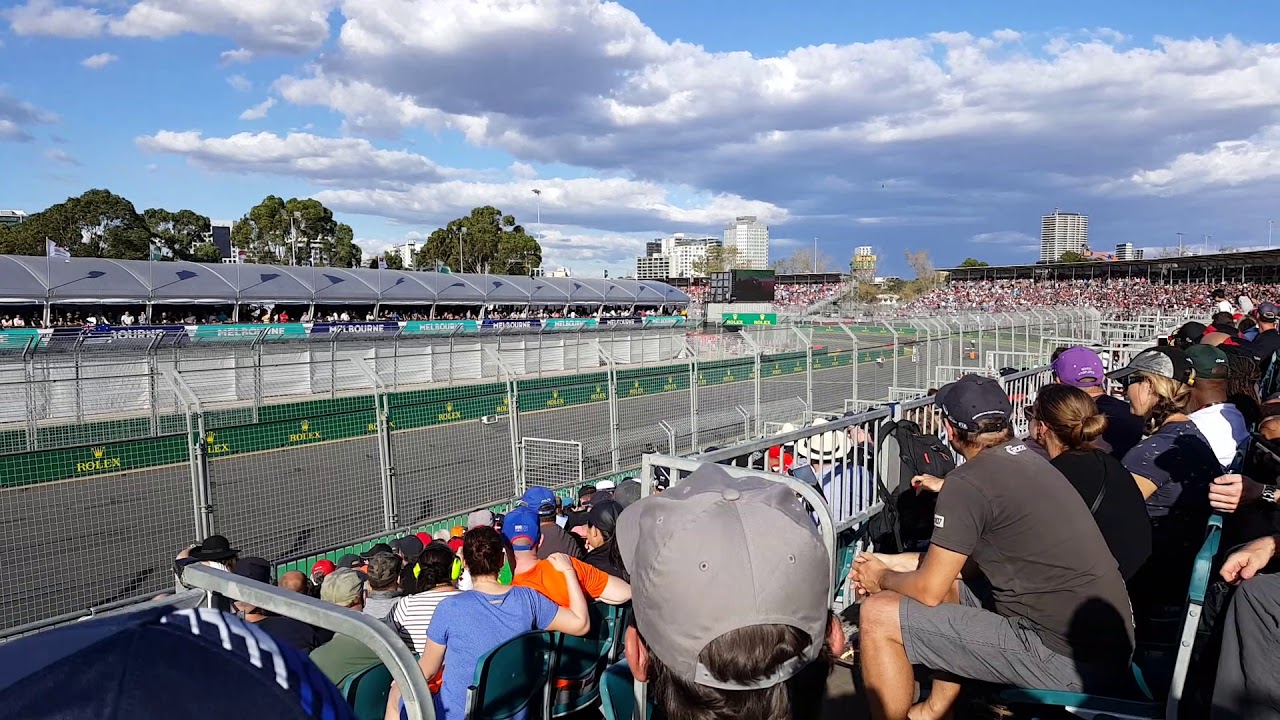 Webber Stand F1 - YouTube