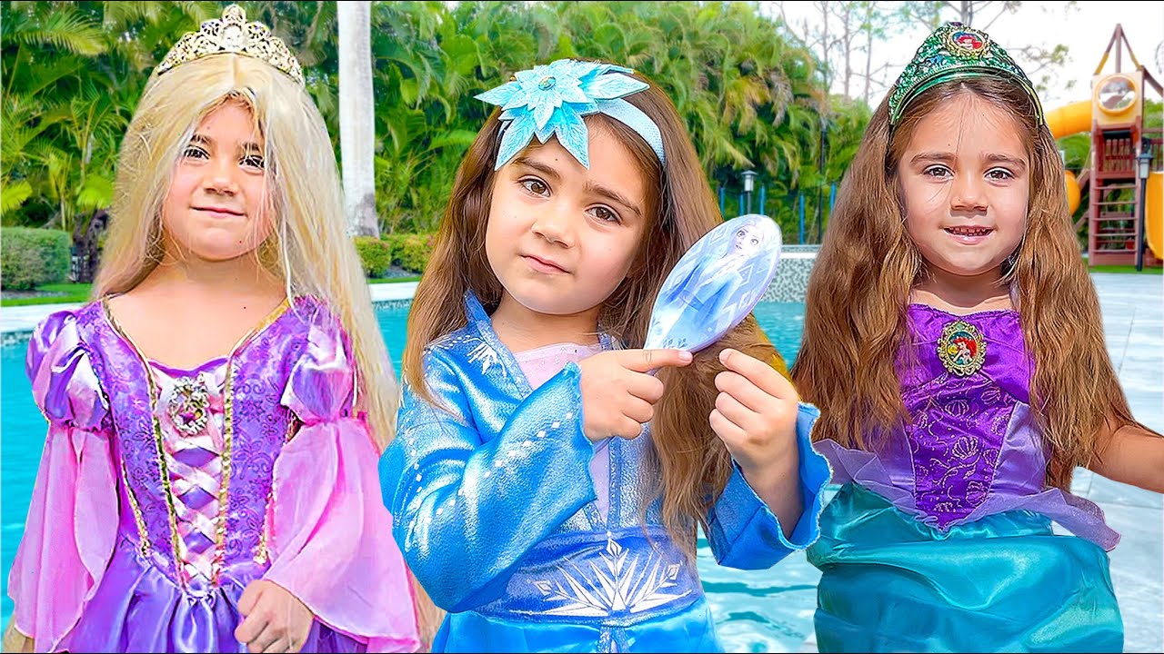 Mia and her princess dolls - YouTube
