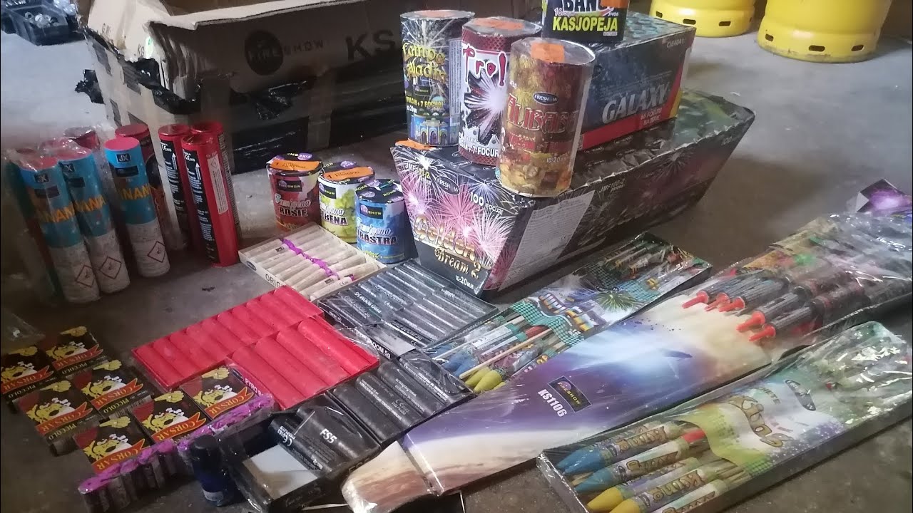 Colecție petarde și artificii 2023-2024 PyroBoom România. - YouTube