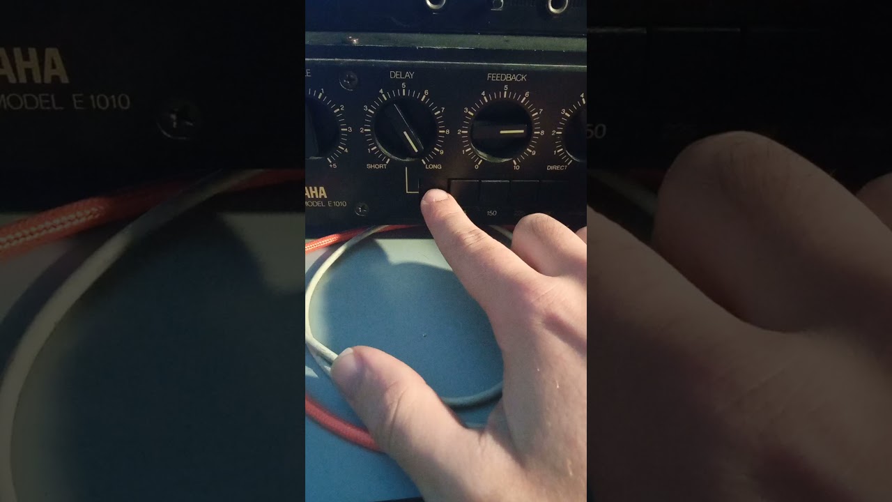 YAMAHA E1010 - YouTube