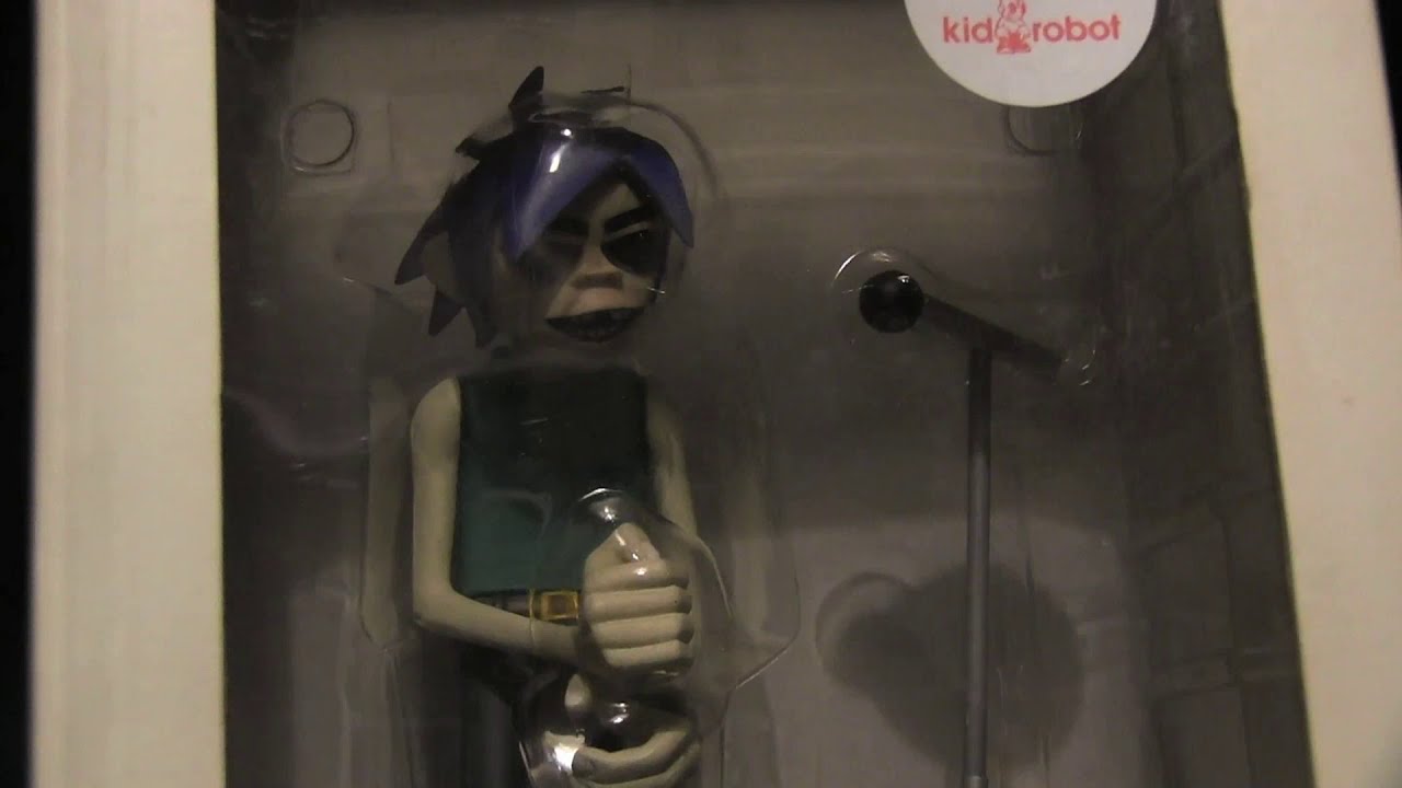 2D Kidrobot White Edition (2006) - YouTube