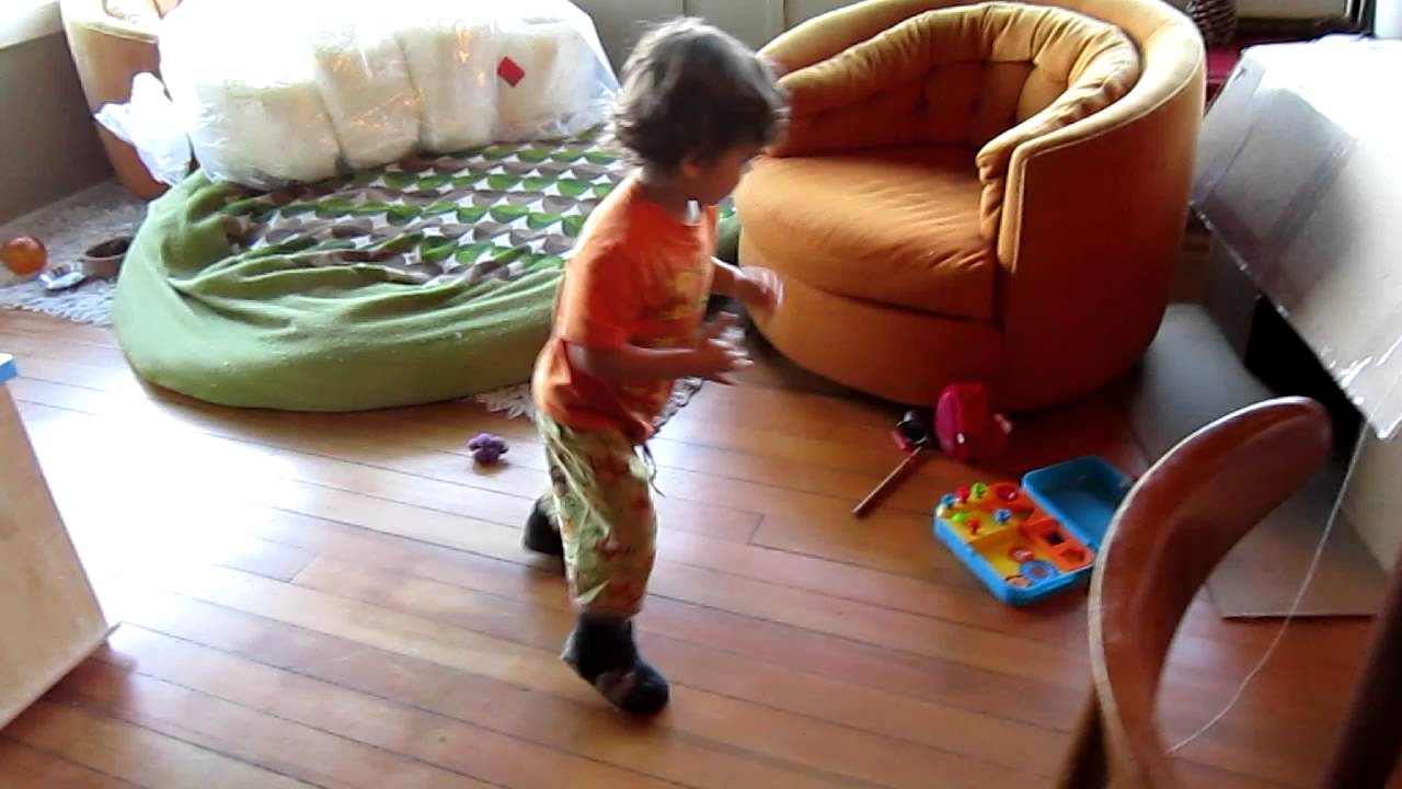 Izzy Bloom - YouTube