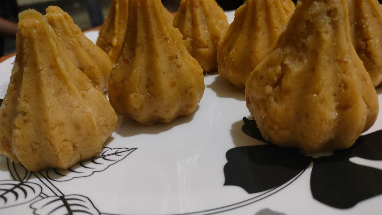 how to make Mawa modak at home ~ cook with malati - YouTube