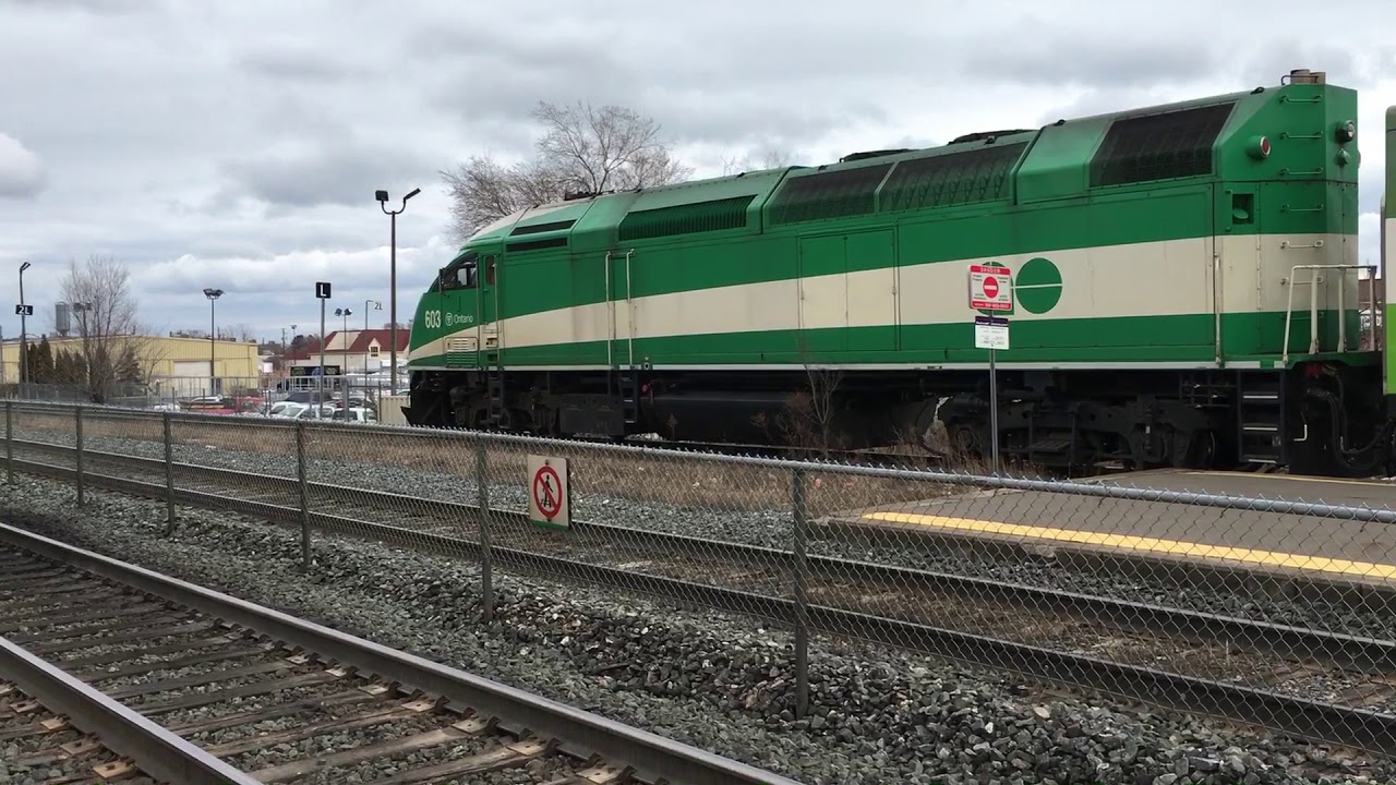 Go Train 603 Burlington go station - YouTube
