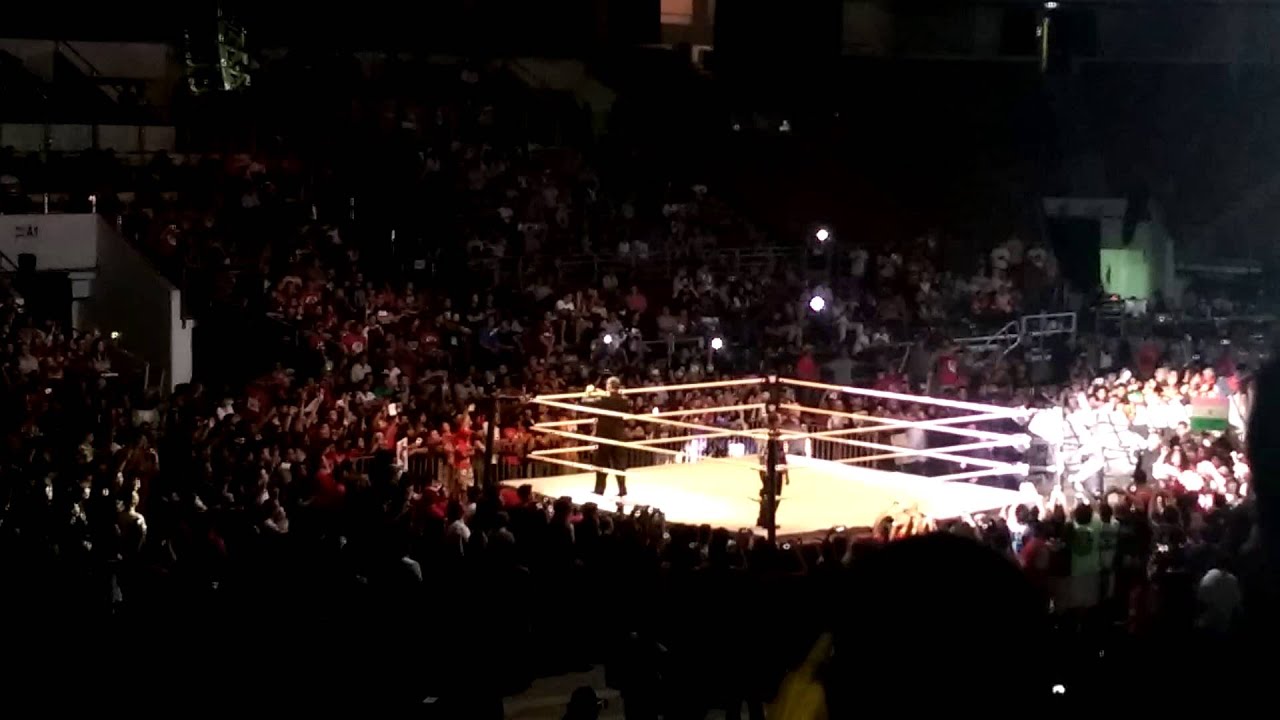 Seth Rollins Entrance - WWE House Show, Malaysia - YouTube
