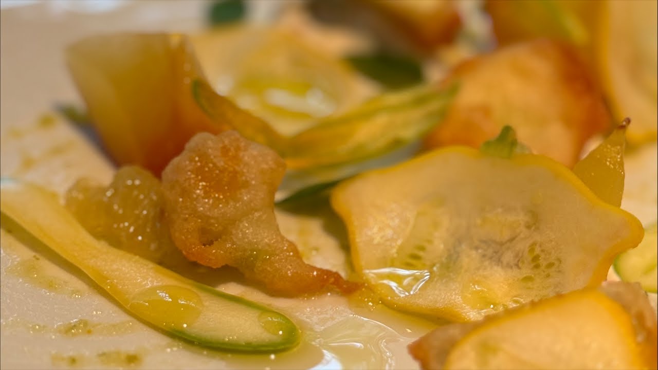 VEGETABLE SEASON 花ズッキーニの料理、ご紹介します - YouTube