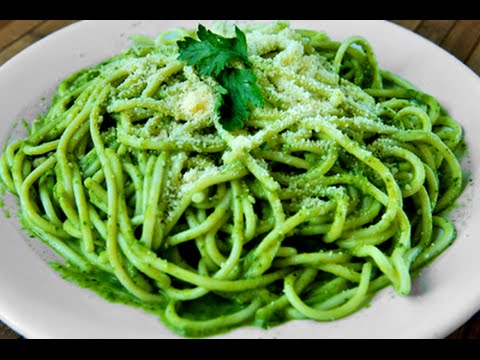 Spaghetti al cilantro y pastel de papa - YouTube