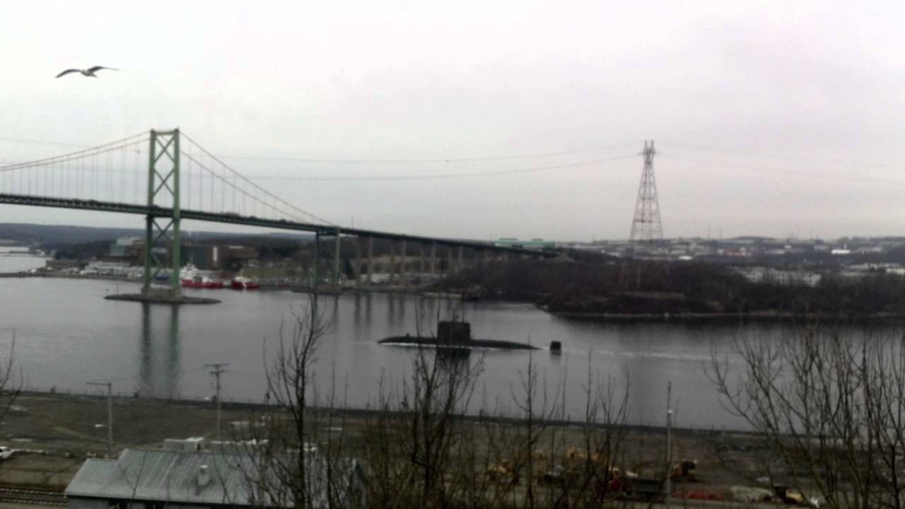 Her Majesty's Canadian Submarine (HMCS) Windsor, Halifax Harbour - YouTube