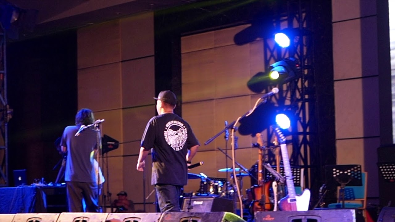 Jason Ranti x Rand Slam - Ratu Kobra (live) - YouTube