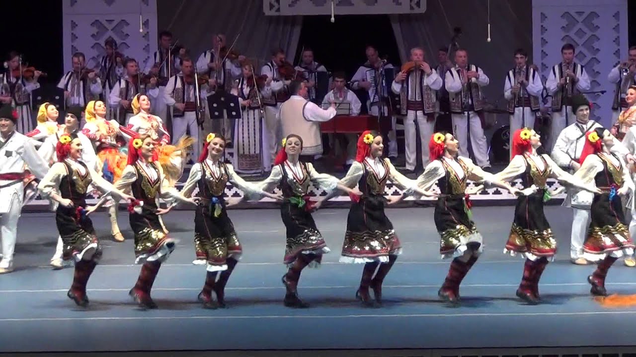 Natalia Duminica danseaza in Ansamblul "JOC" - Dans -"Suita Bulgareasca ...