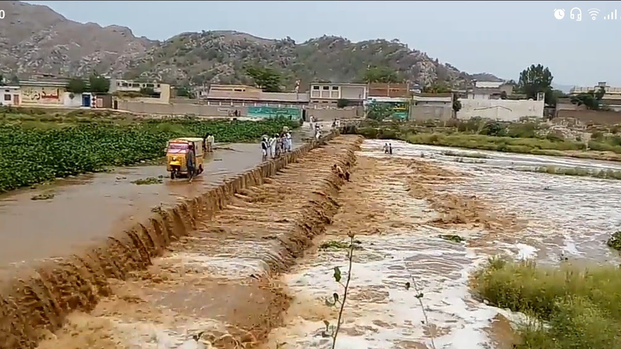 Flood water In Maneri Swabi 27 july 2012 - YouTube