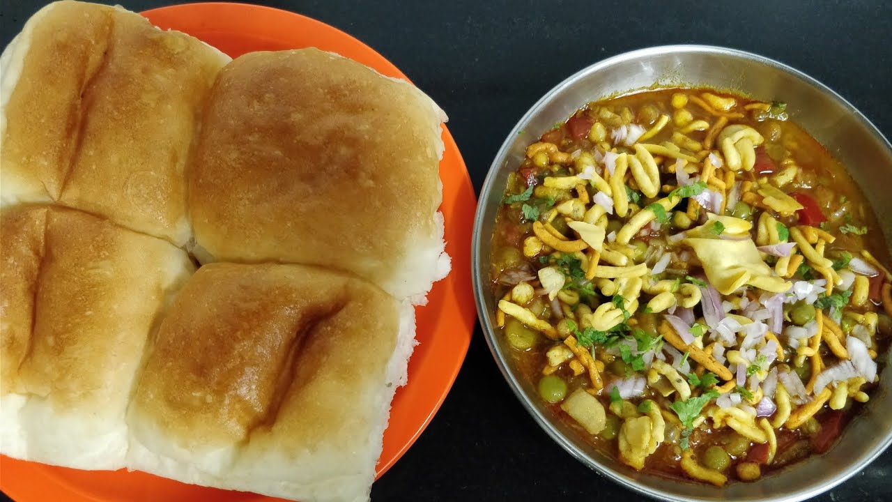 Misal pav || spicy misal pav || simple and easy misal recipe - YouTube