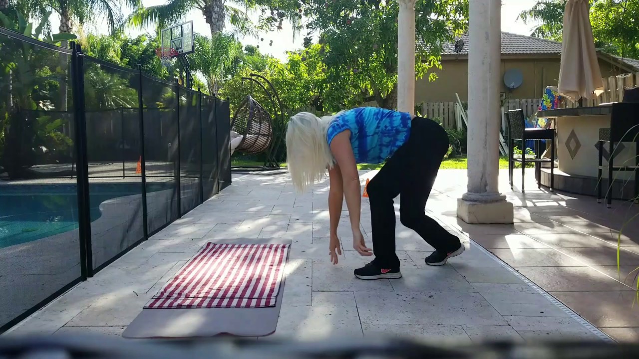 Day 68 of daily push-ups by the pool #poolsidepushups #myfitnessjourney ...