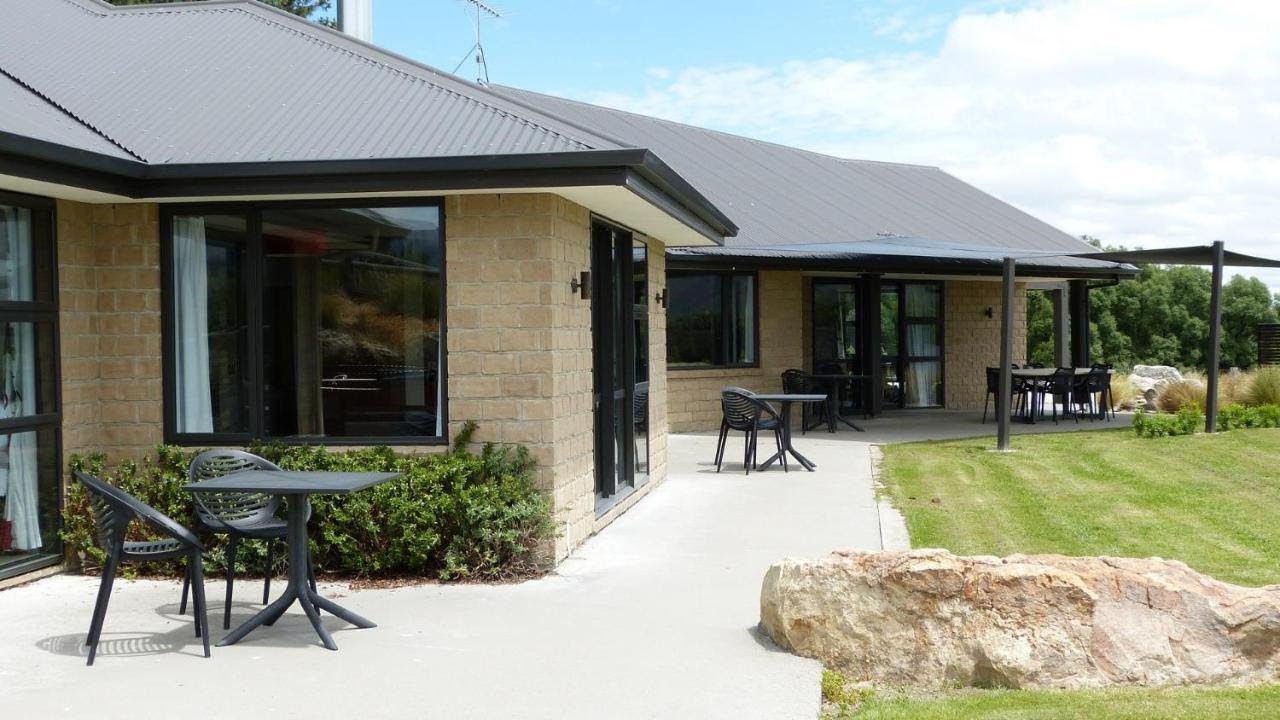 Inverlair Lodge, Oturehua, New Zealand - YouTube