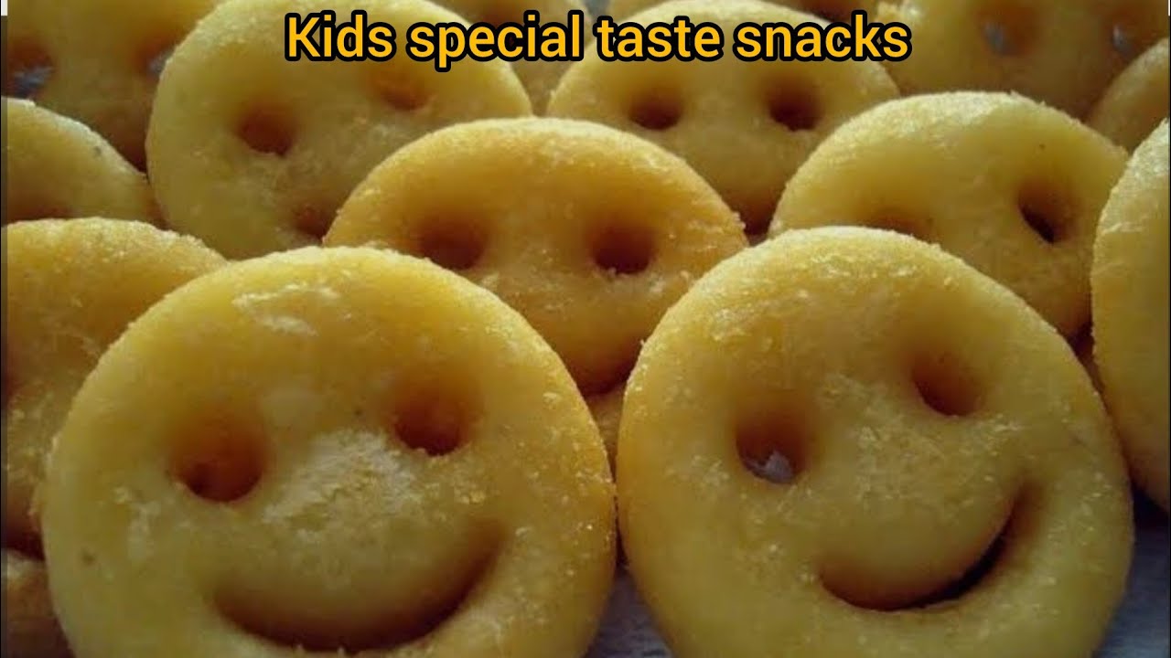 Kids special smiley snacks recipe |सूजी और आलू का बहुत ही टेस्टी नाश्ता ...