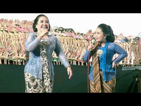 TATIN & EKA UGET-UGET WAYANG KULIT KI BAYU AJI SESI GORO- GORO GAYENG