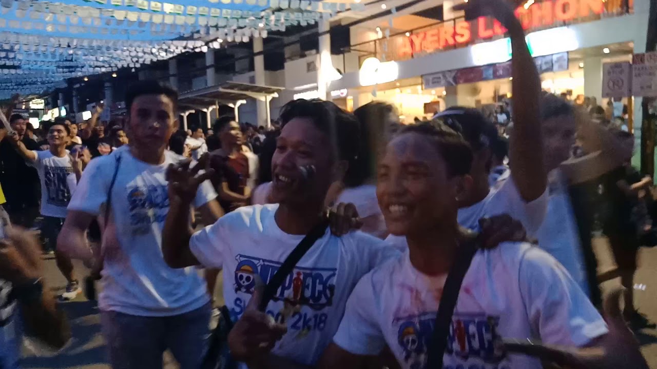 Sinulog 2018 - Chanting, Hugs and Face Paints - YouTube