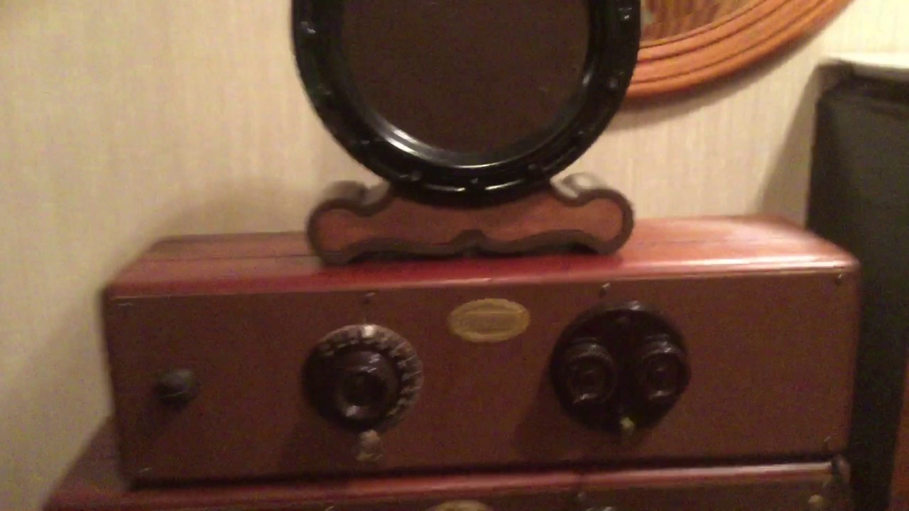 Atwater Kent Model 33 Radio with Magnagnavox Reproducer - YouTube