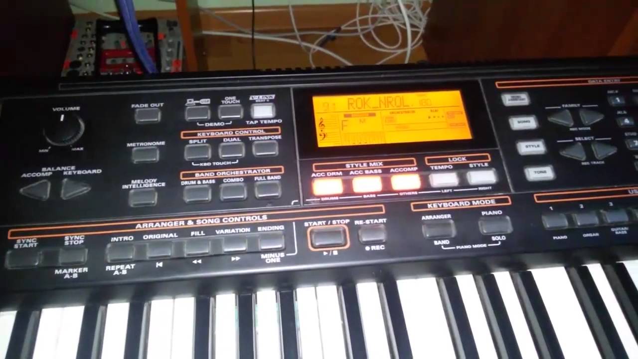 Синтезатор Roland EXR-E2 стилі - YouTube