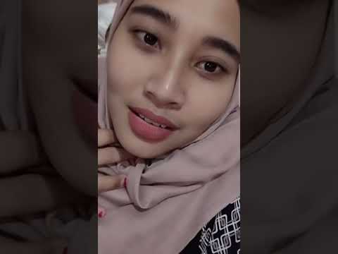 Pesona mama muda cantik bibir merah membuat lupa akan saegalanya