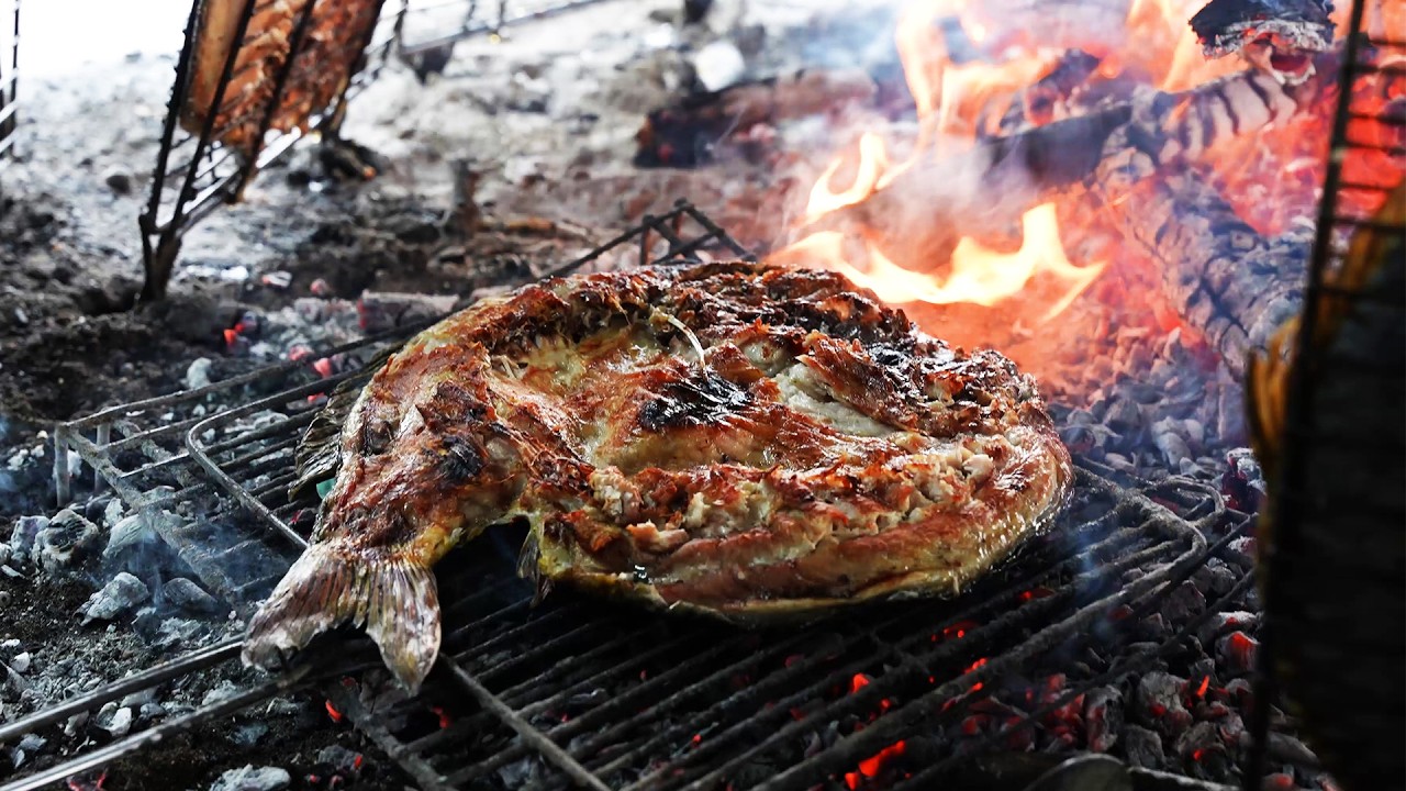 Iraqi Style Grilled Masgoof Fish Around Wood Fire | Erbil Street Foods ...