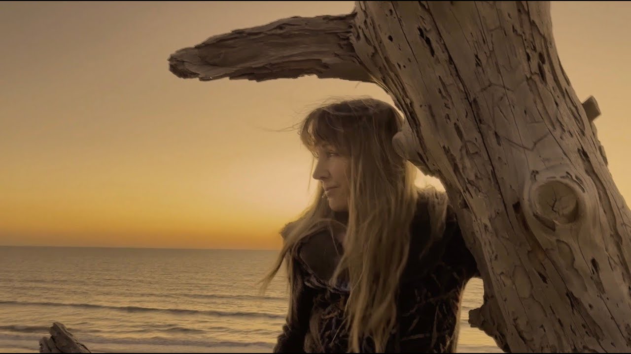 Gloria Taylor – "100 Different Ways" (Official Video) - YouTube