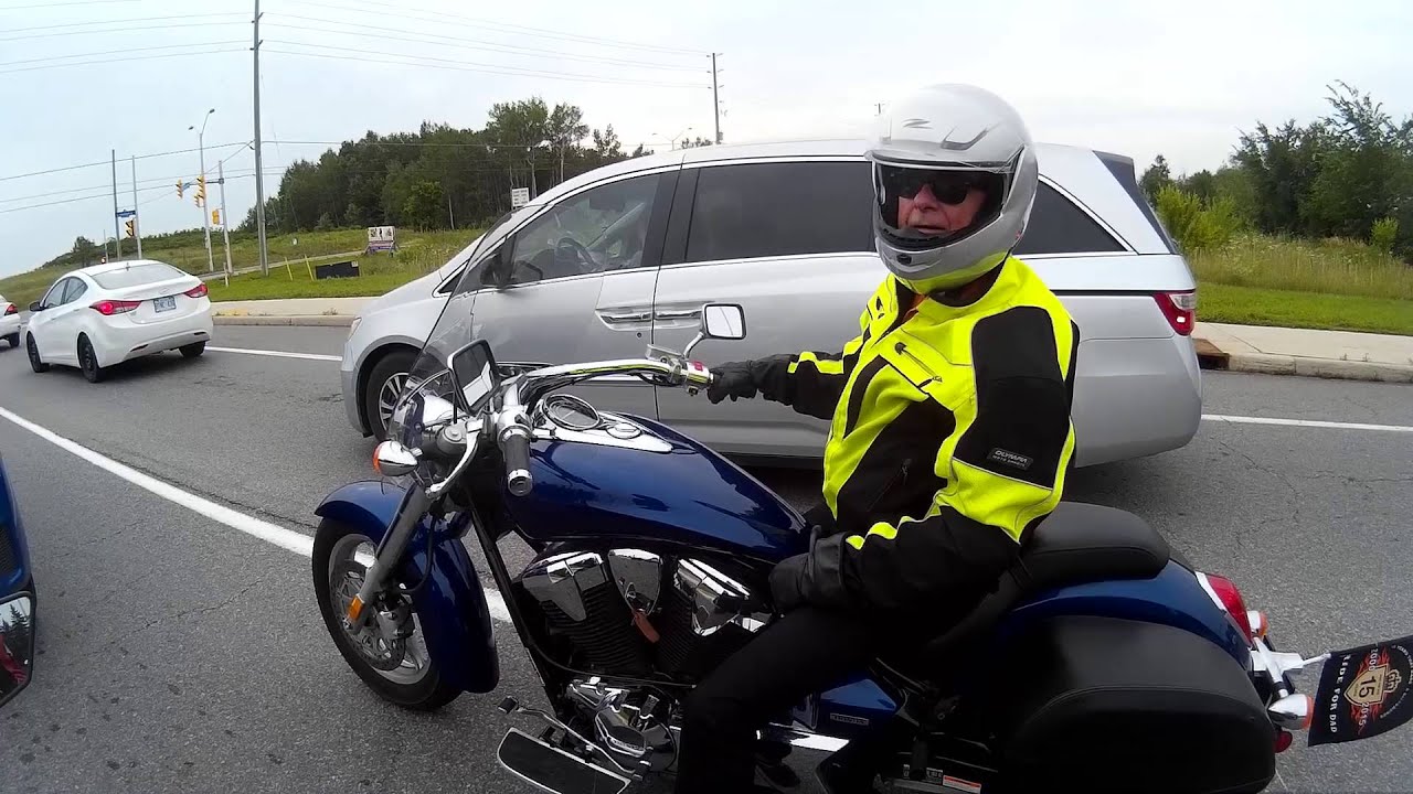 Why I love commuting on a motorcycle - YouTube