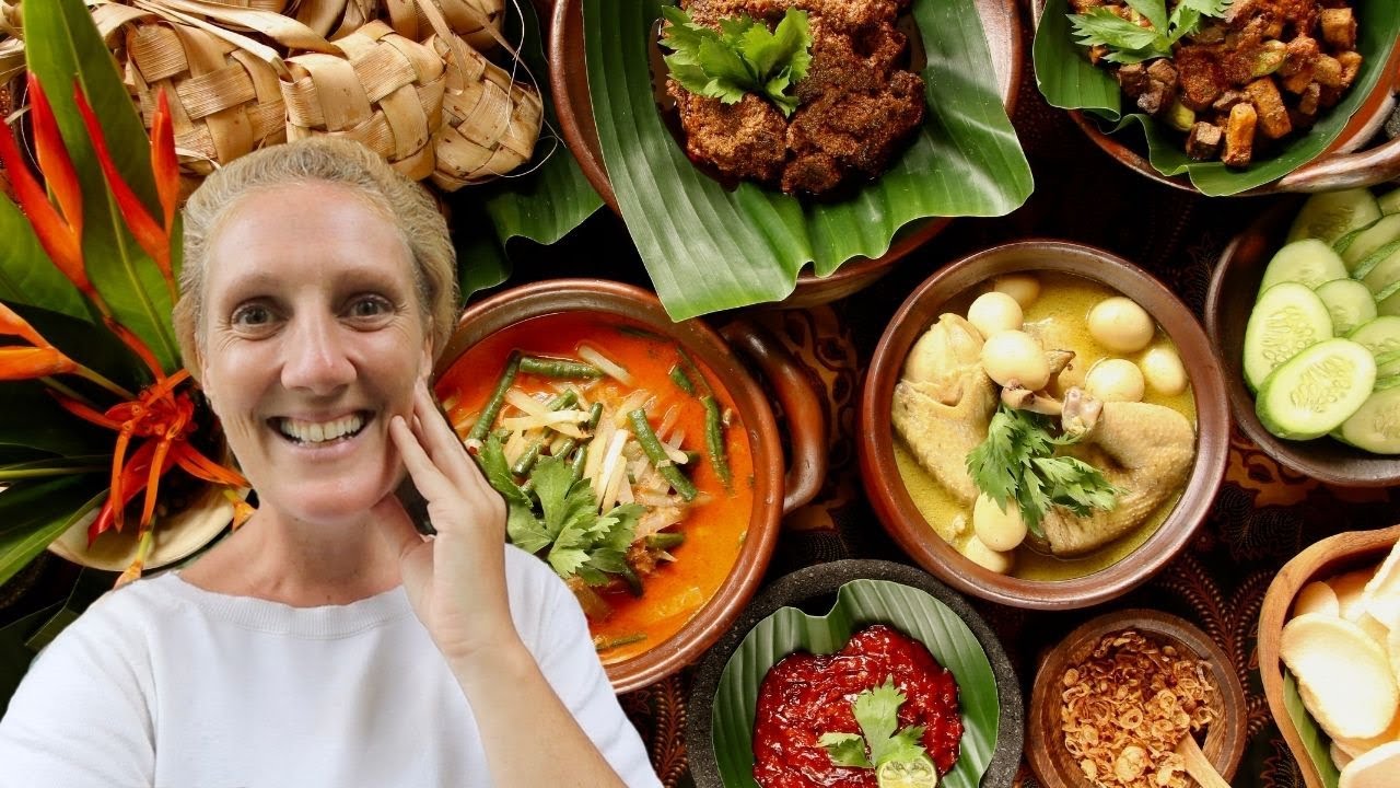 Cooking DELICIOUS INDONESIAN FOOD in Ubud [Kelas Memasak Bali] - YouTube